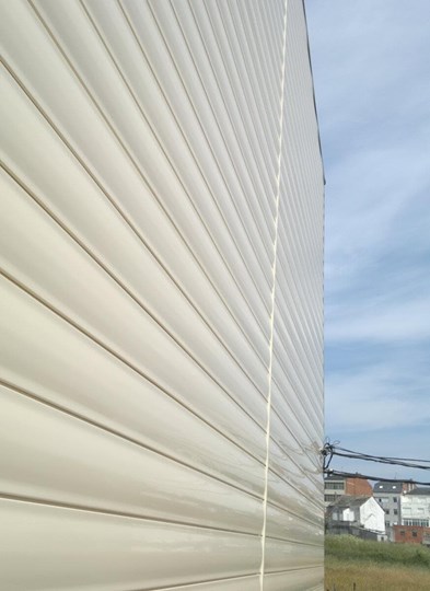 Panel curvo, innovación en fachadas metálicas